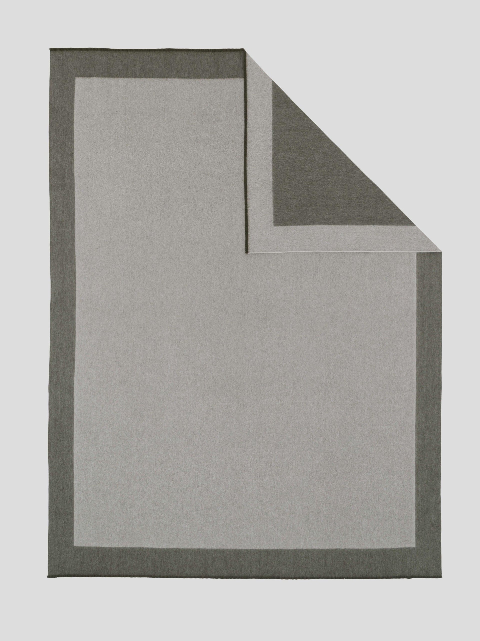 Arran Border Oyster Army Cashmere Blanket - Begg x Co