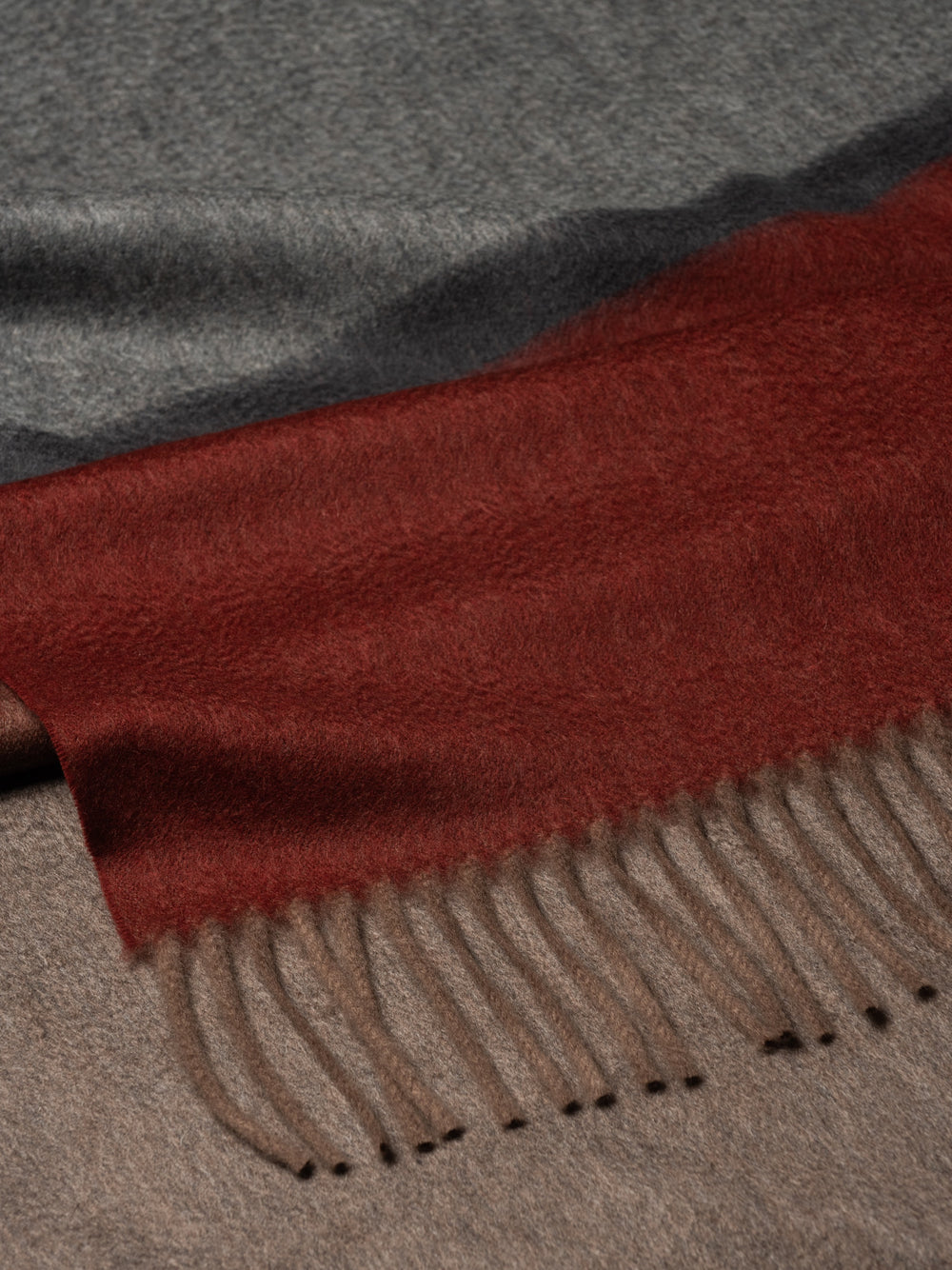 Women's Arran Borderland Cashmere Scarf Derby Brick | Begg x Co